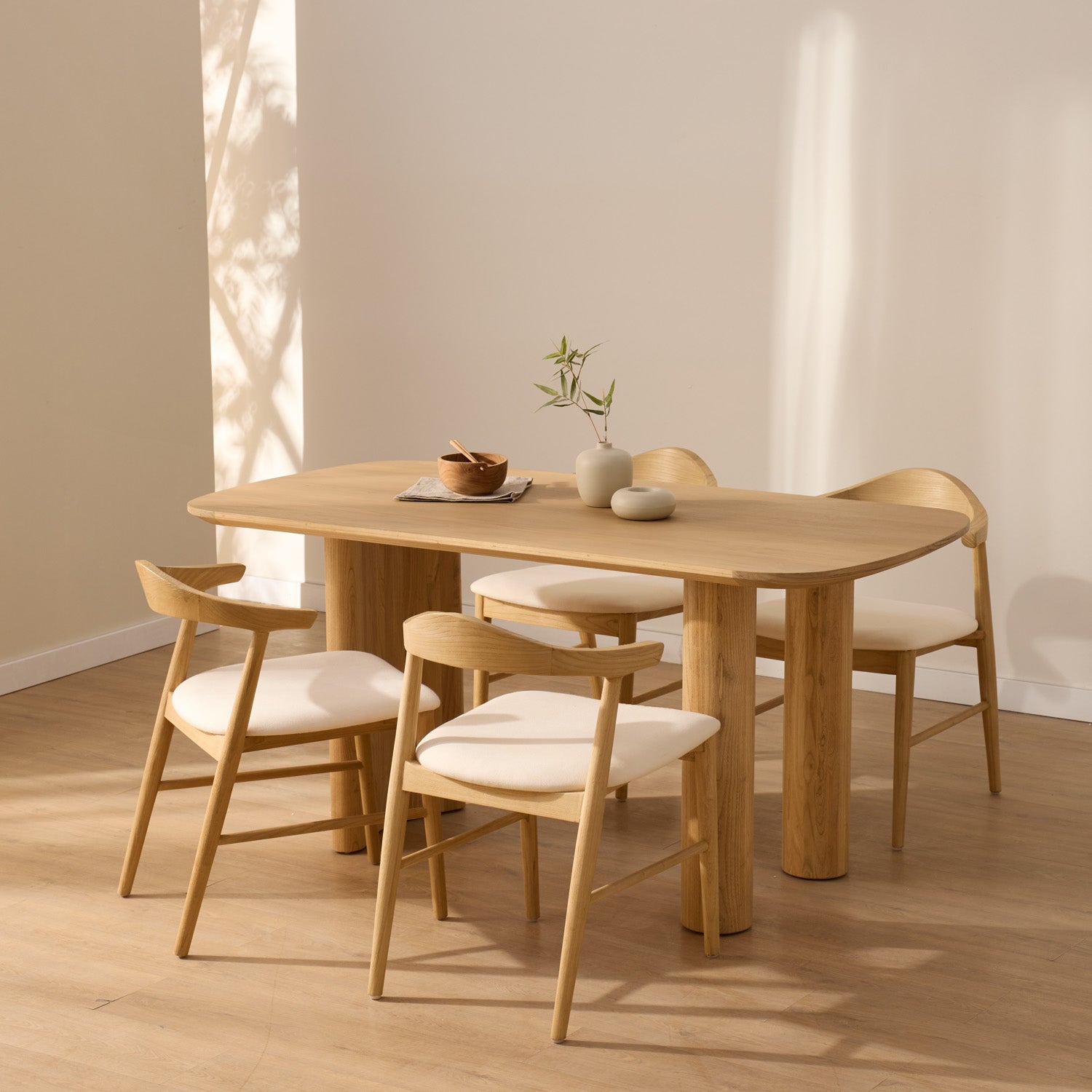 PACK RODE TABLE + 4 MADI CHAIRS