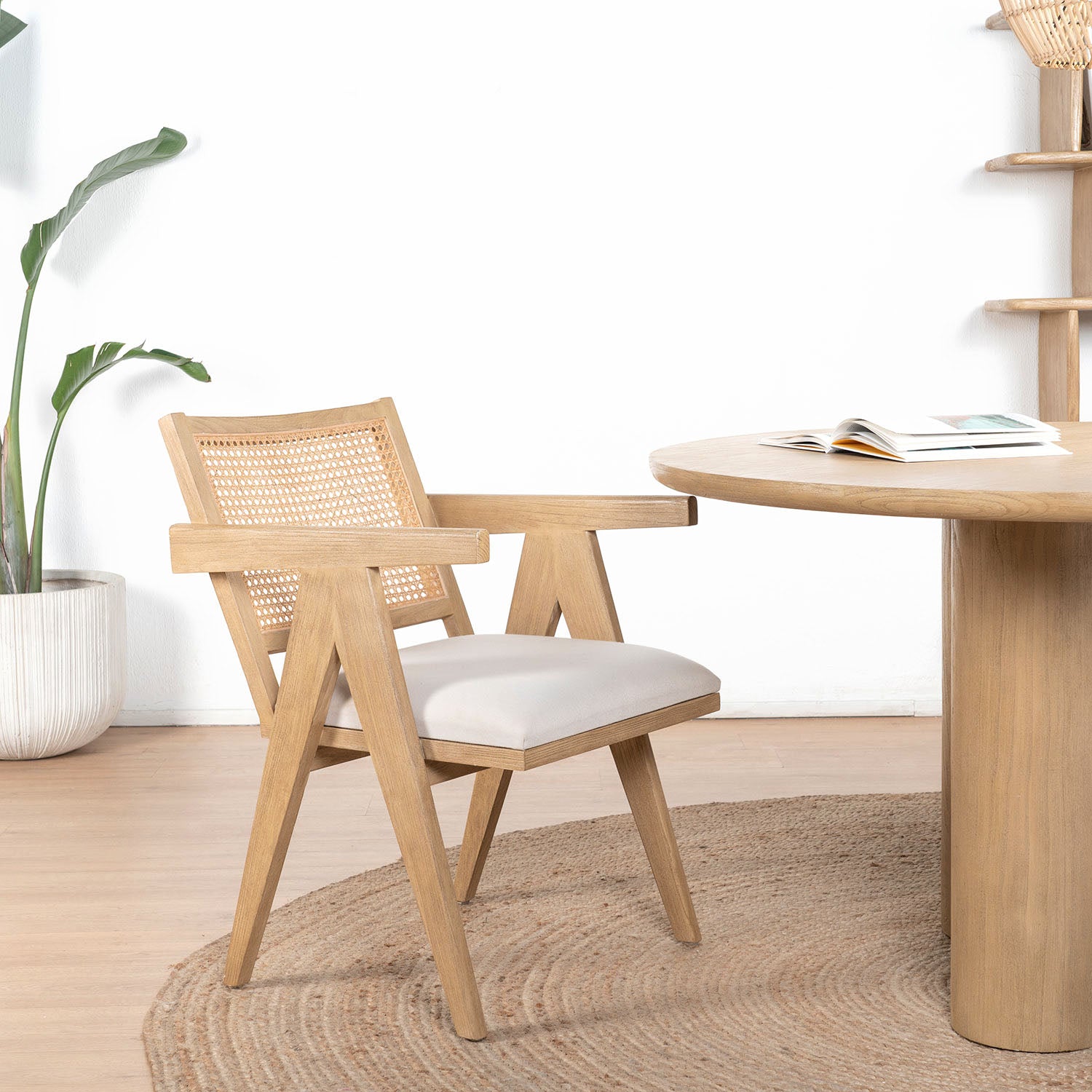 Kote Mesh and beige chair - Dining room furniture - Wabi Home